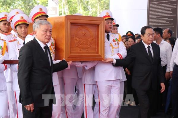 Lễ an táng nguyên Chủ tịch nước Trần Đức Lương tại quê nhà Quảng Ngãi