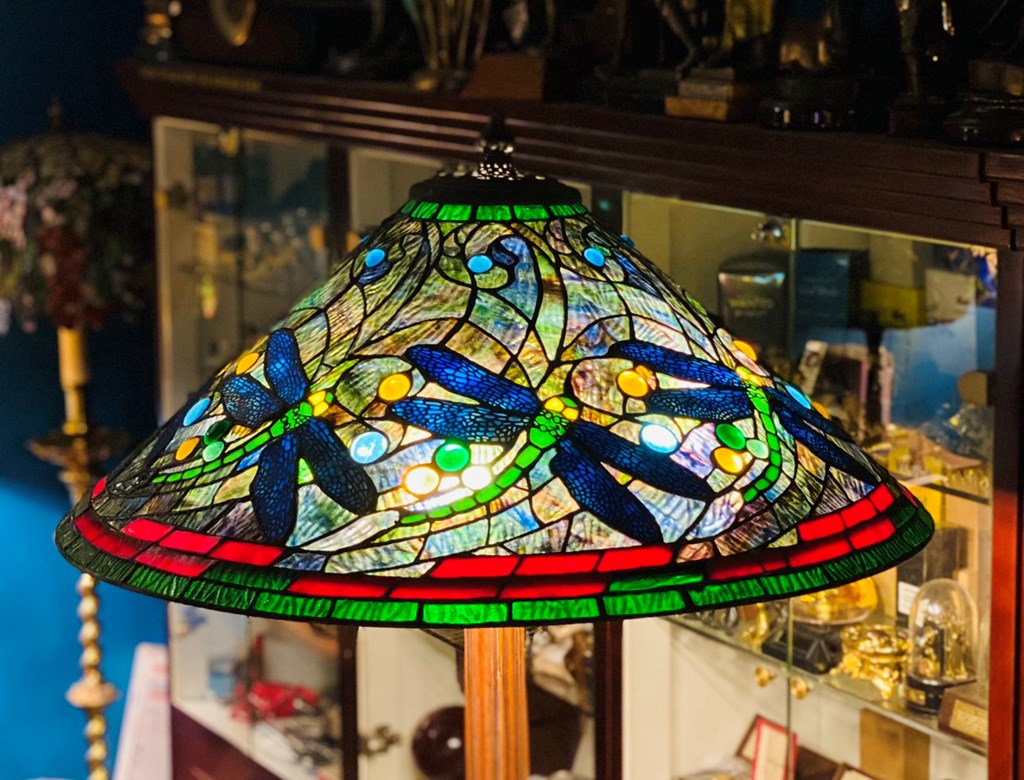 Tiffany, chiếc đèn mang mùa Xuân
