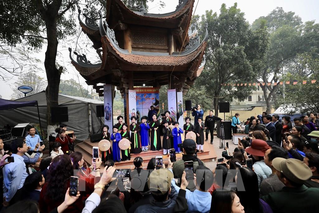 Đến Hẹn Lại Lên Cùng đi Trẩy Hội Lim Photo